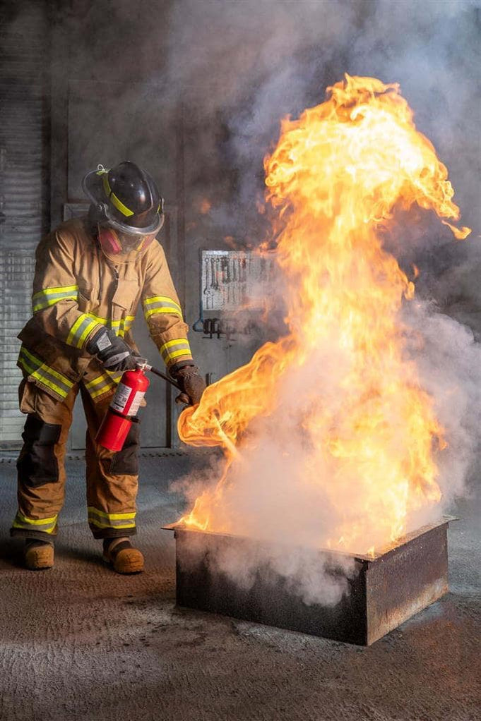 Amerex 5 lb ABC Fire Extinguisher with Vehicle Bracket - B500T — Safety ...